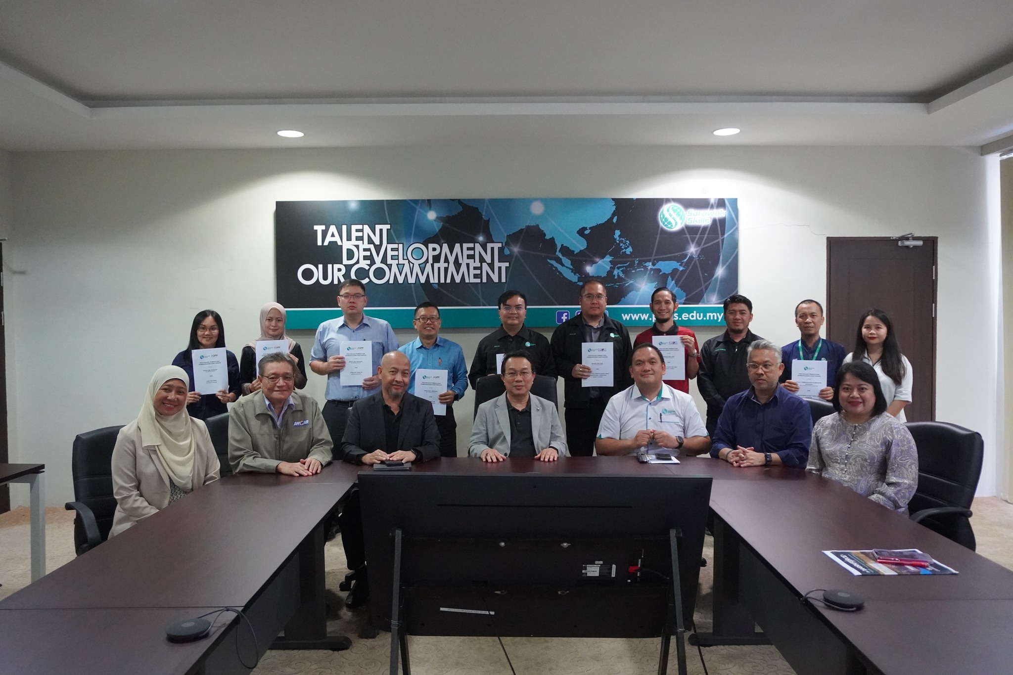 SARAWAK SKILLS’ STAFF TALENT DEVELOPMENT INITIATIVES IN LINE WITH PCDS 2030 AND SARAWAK ...